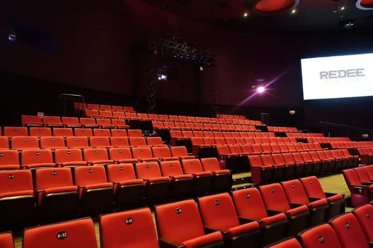 エキスポシティのREDEEに行ってきました｜eスポーツ体験ができる！ | ビリオンログ billion-log