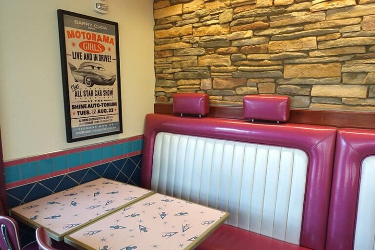 Flo’s V8 Cafeのメニューや楽しみ方を紹介｜ディズニー・カリフォルニア・アドベンチャー・パーク | ビリオンログ billion-log